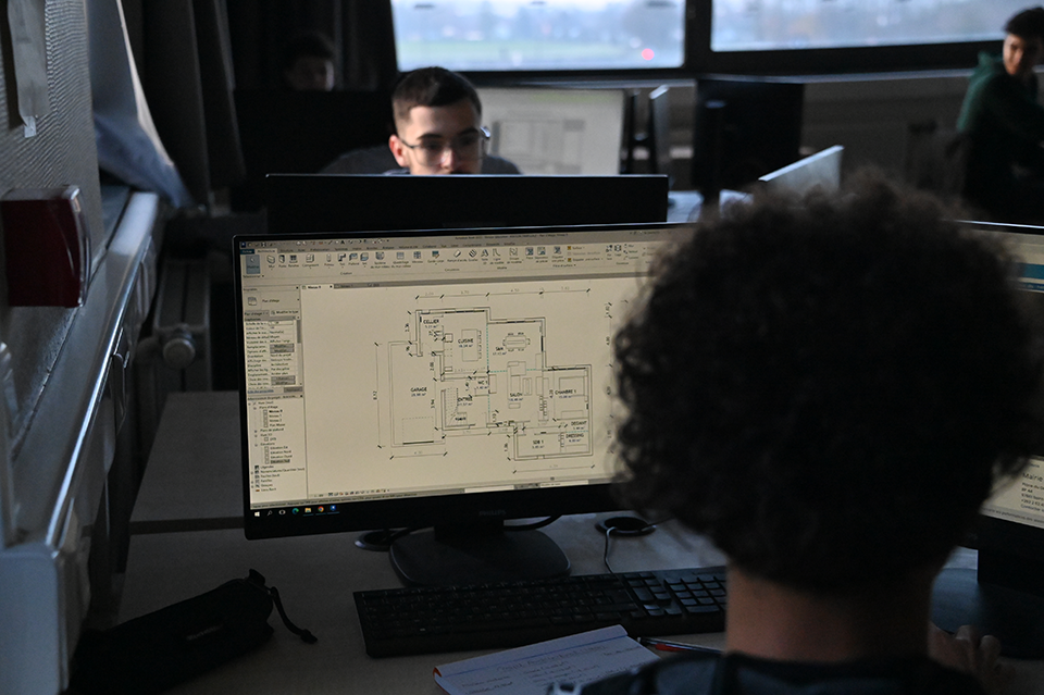 Une journée sur les métiers du numérique au lycée Blaise Pascal à ...